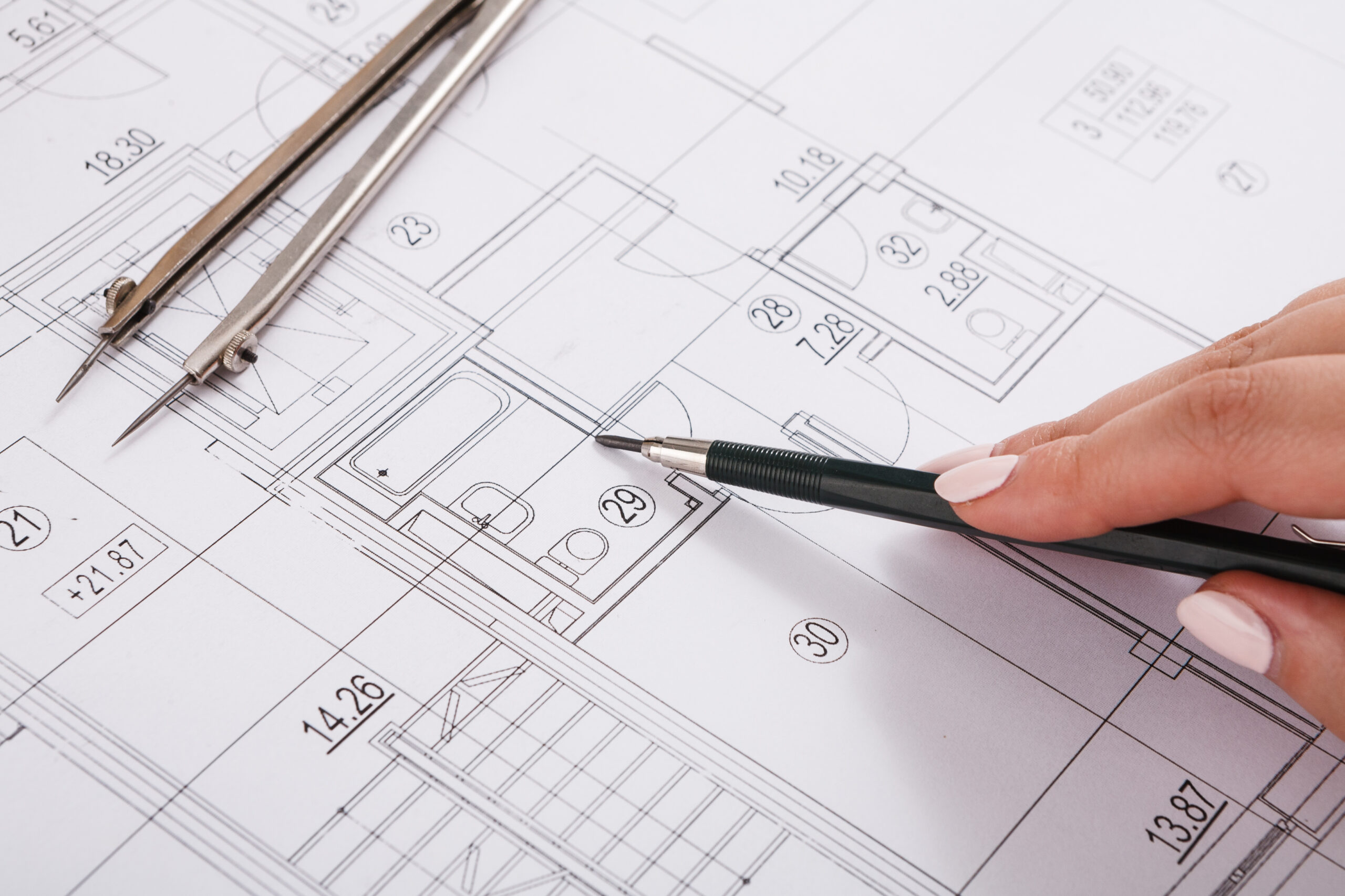 Designing hybrid insurance coverage workplaces: How CRE leaders plan ...